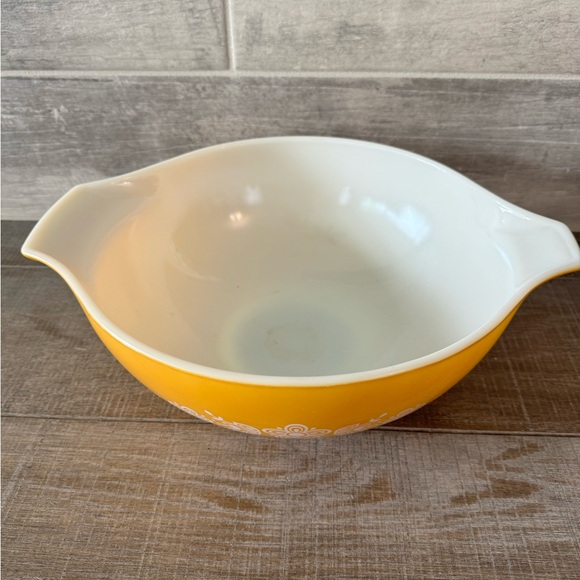 Pyrex | Kitchen | Vintage Pyrex Butterfly Gold Nesting Cinderella Bowl ...